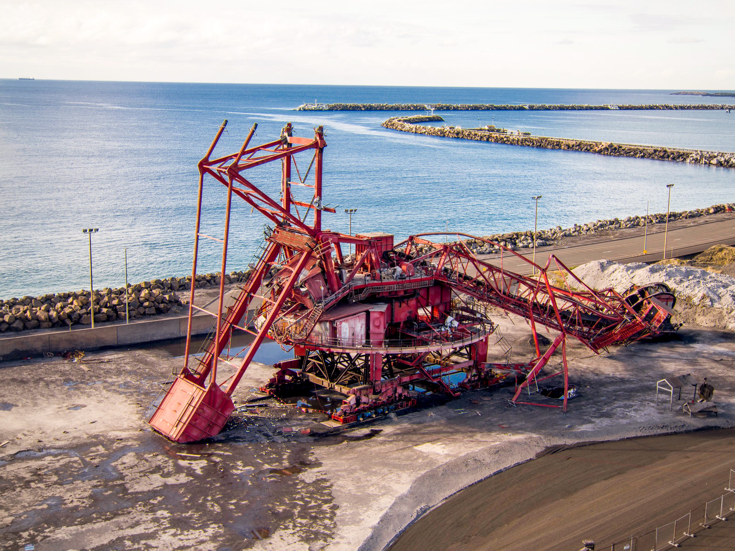Stacker and Reclaimer Demolition at Port Kembla Coal Terminal - Liberty ...